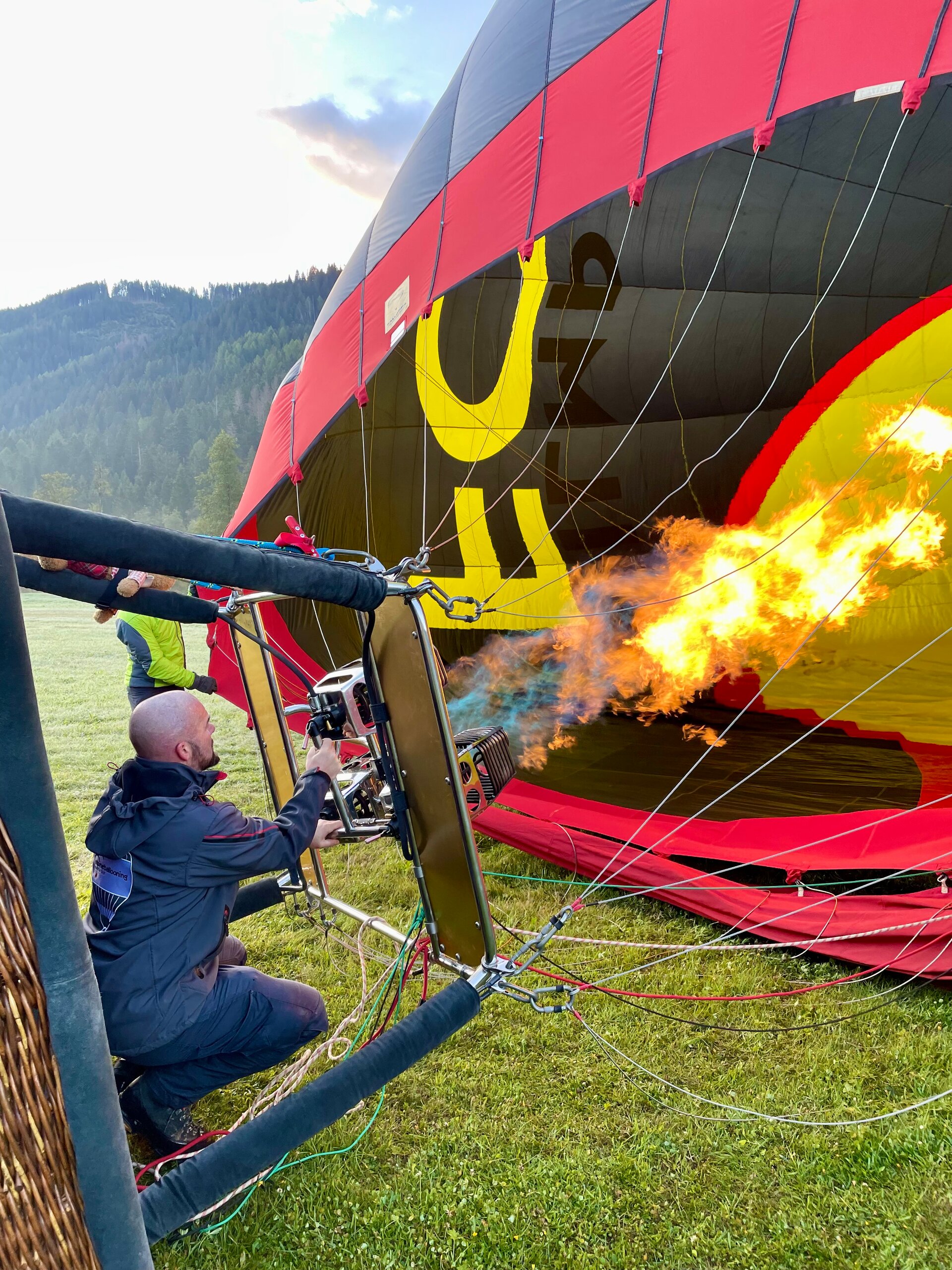Volo in mongolfiera a Brunico sopra le Dolomiti